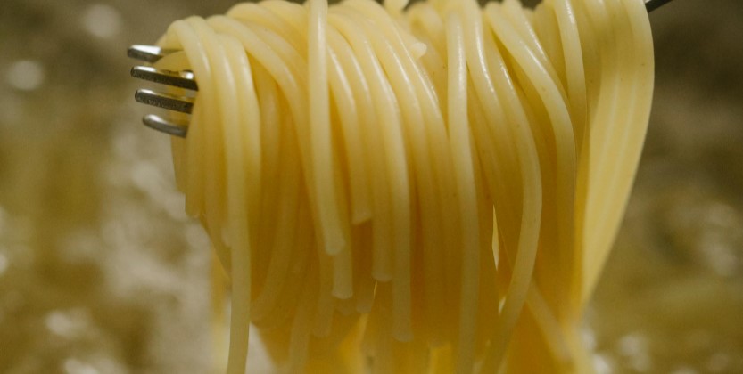 De ce să fierbi pastele cu două minute mai puțin. Ce greșeli fac ...